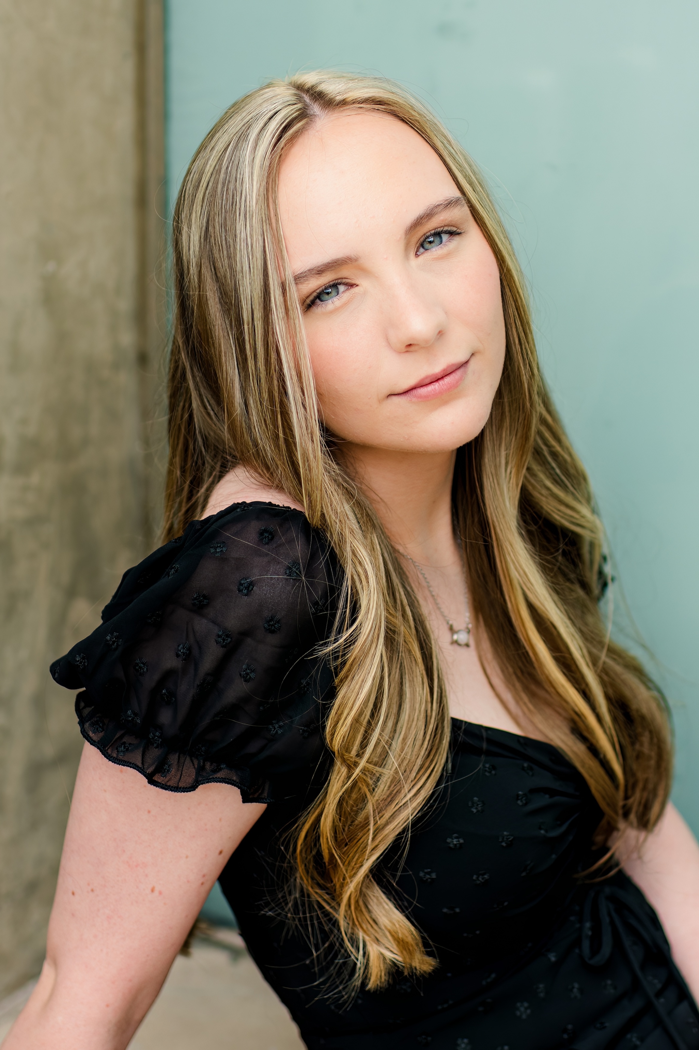 Senior Photos by a Pro Are a Game-Changer for Your Teen ...